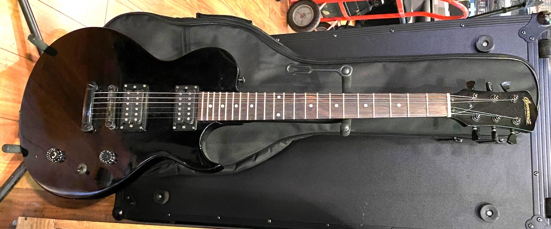 Used Guitars and Guitar Amps for Sale at Rogue Music Store